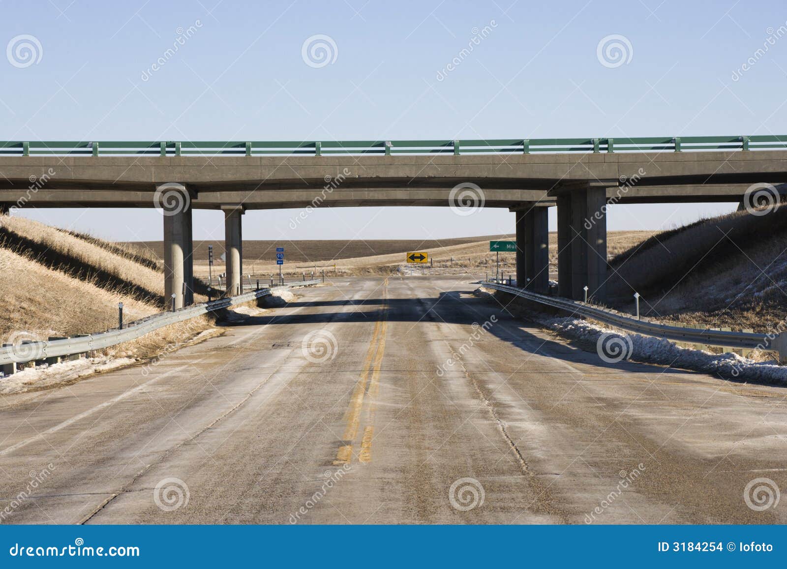 Highway With Overpass Bridge. Stock Images - Image: 3184254