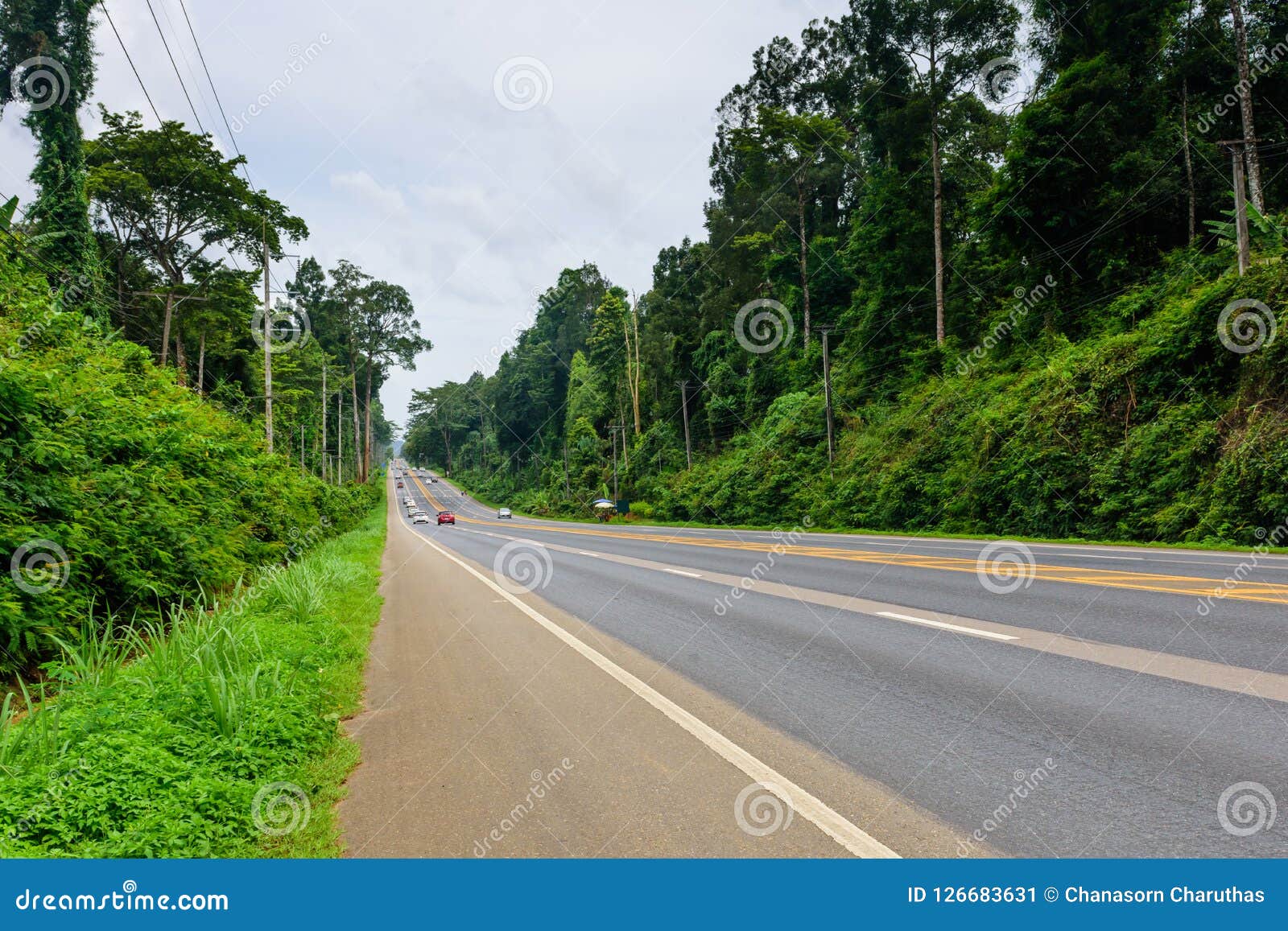 Highway, Road Route, White Lines, Guide Post Stock Image - Image of ...