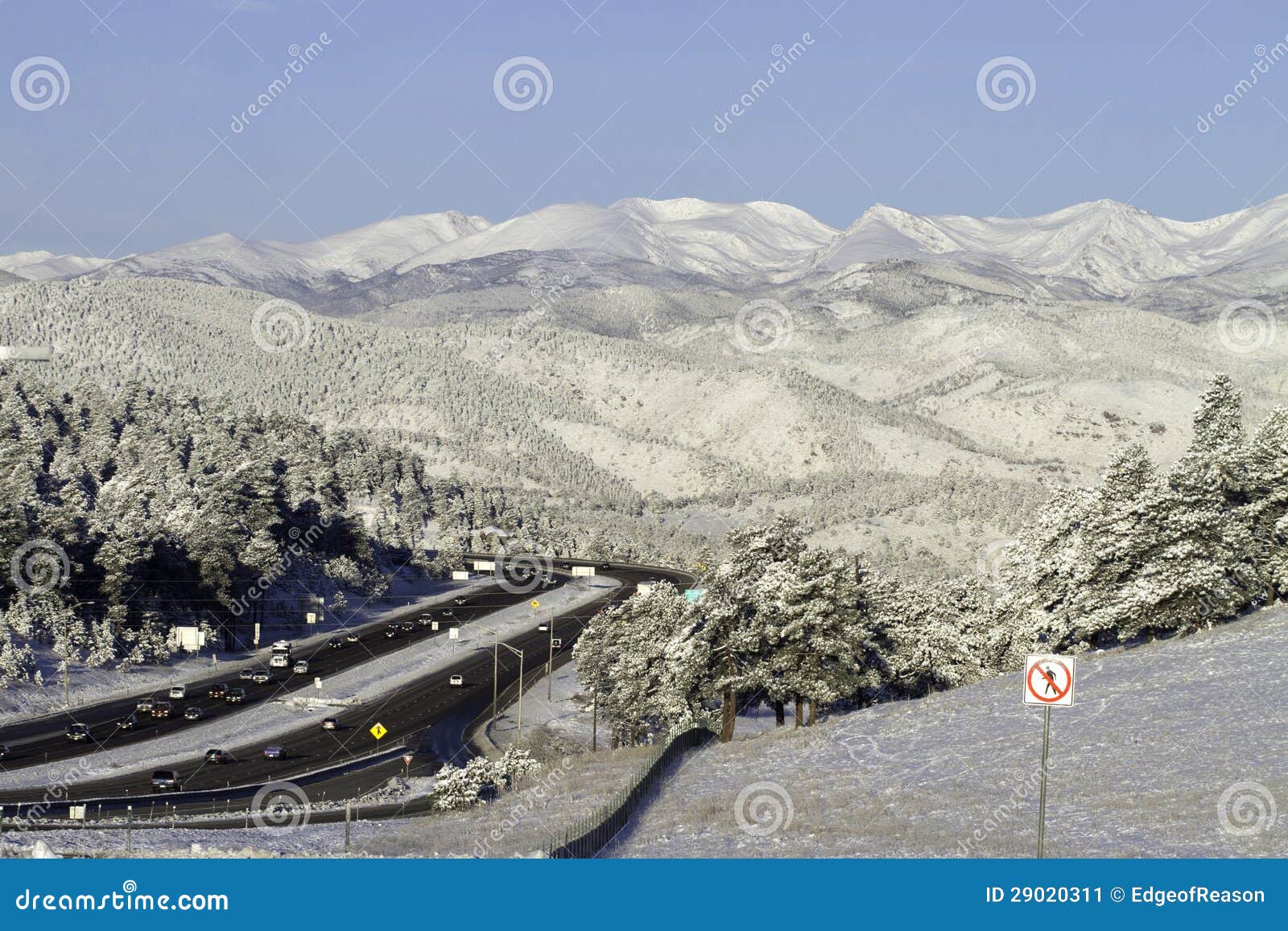Highway in Snowy Mountains stock image. Image of blue - 29020311