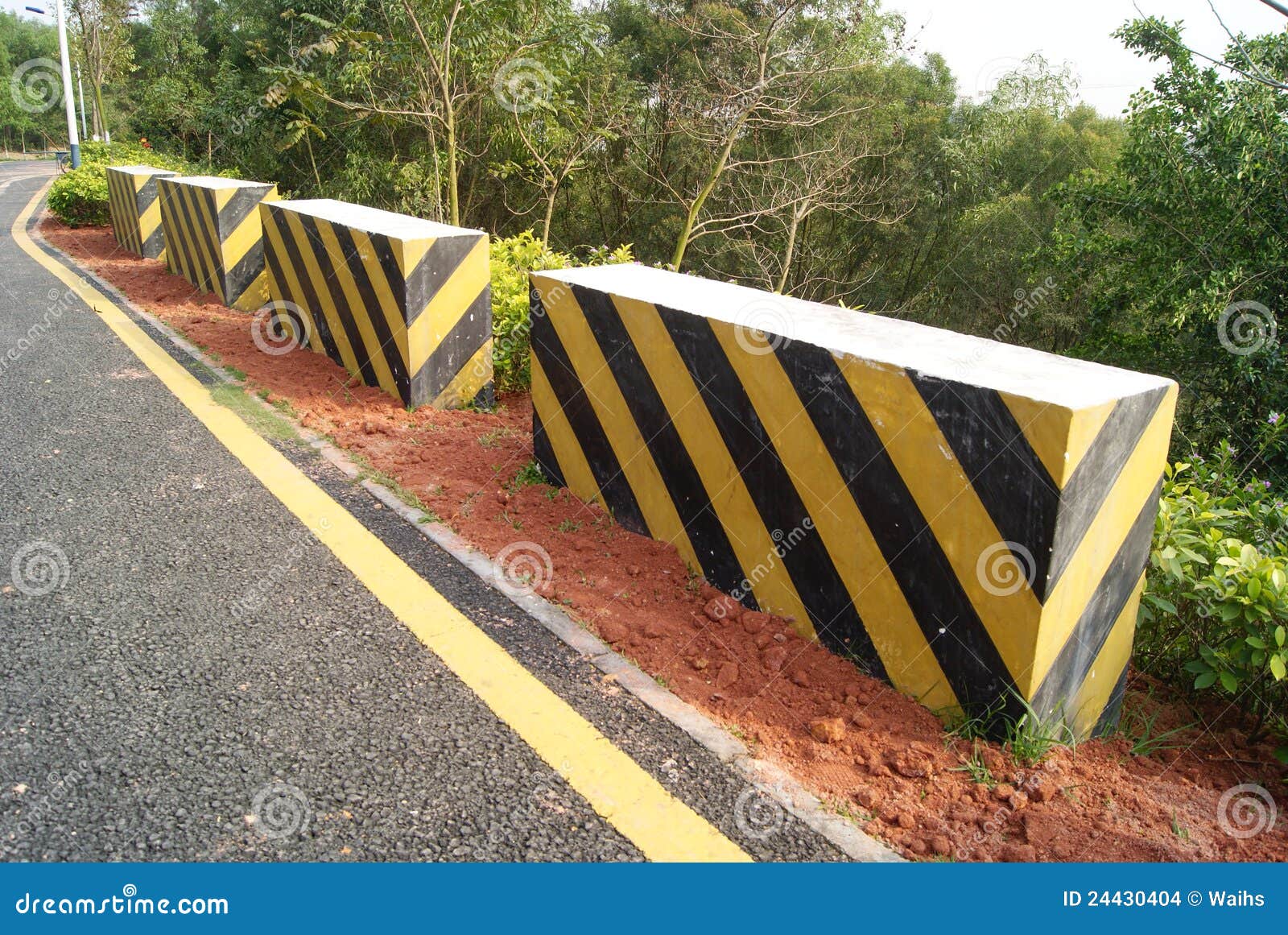 Highway Traffic Safety Wall Stock Photo - Image of park, wall: 24430404