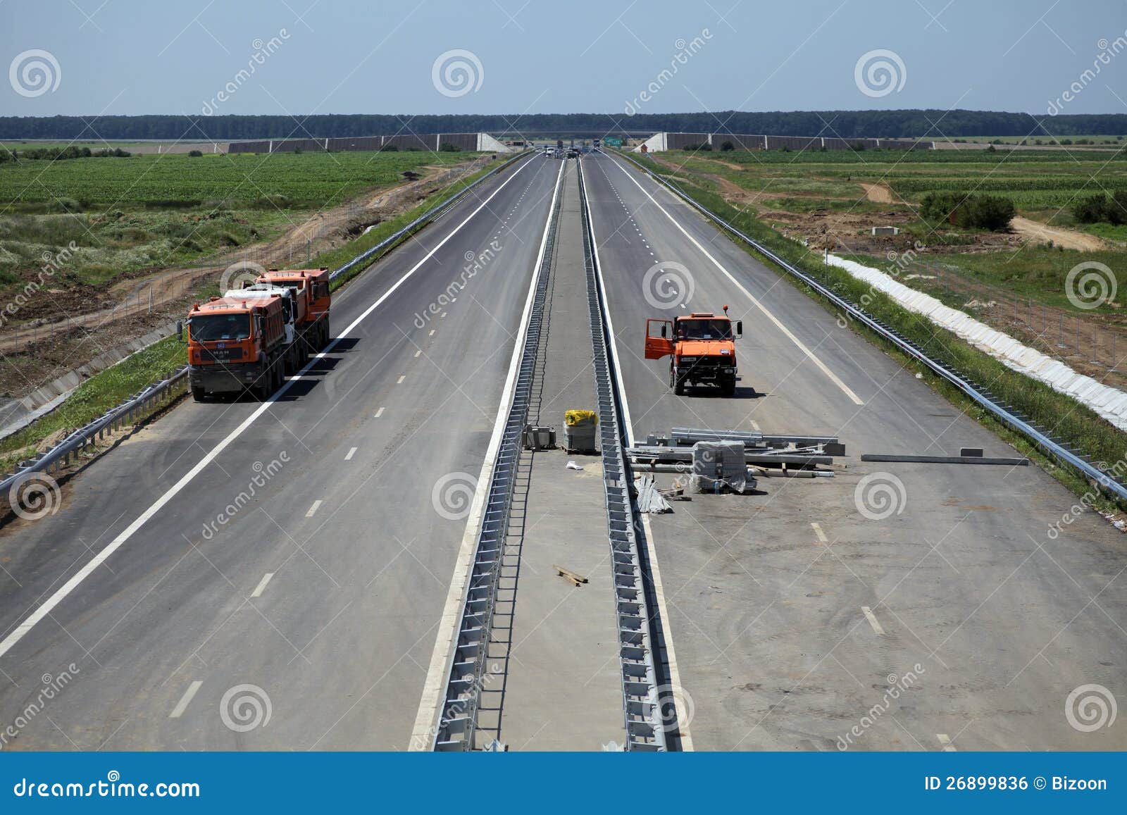 Highway under construction editorial photo. Image of business - 26899836
