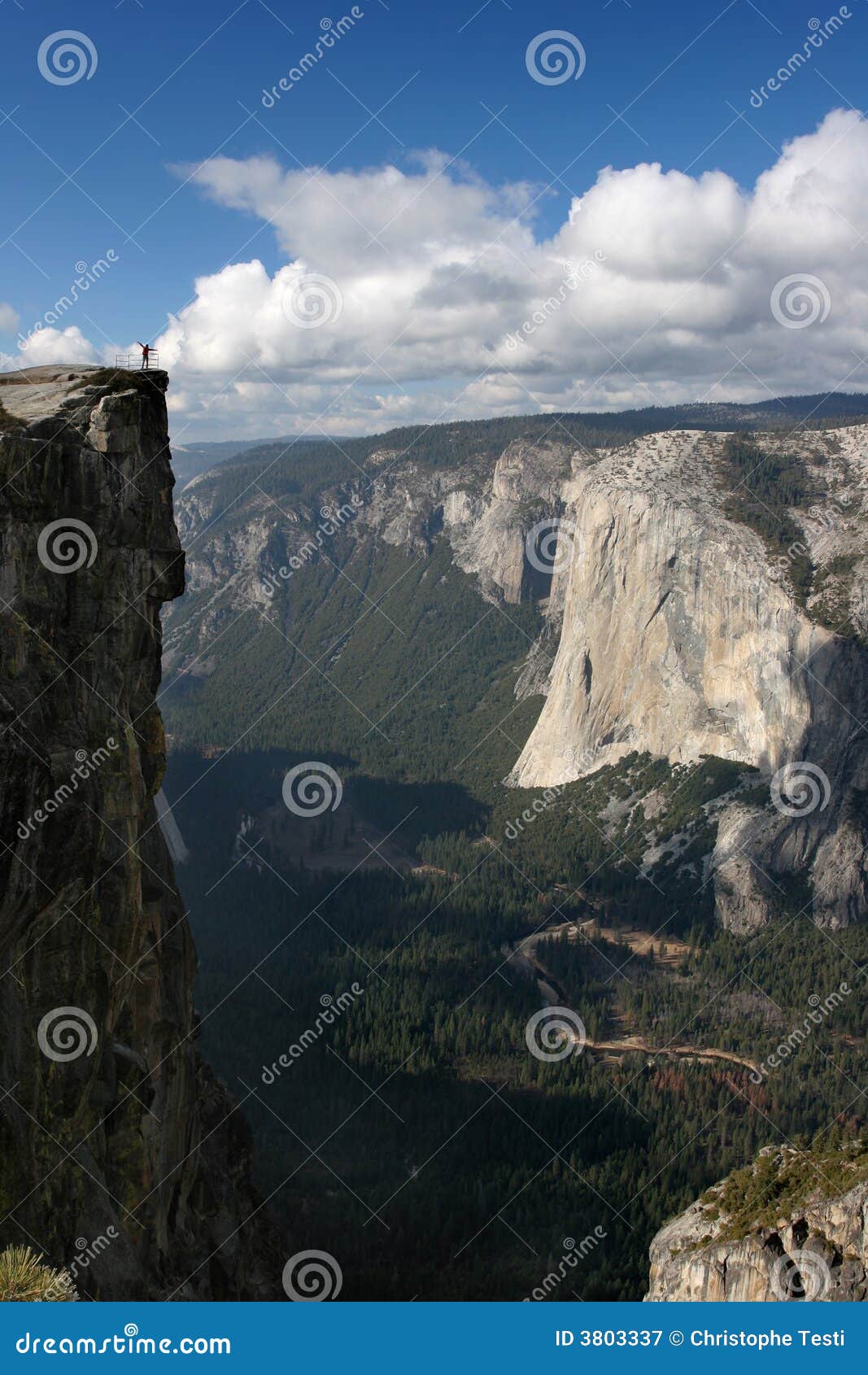 Hiker Overlooking Yosemite Valley Stock Image - Image of happiness ...