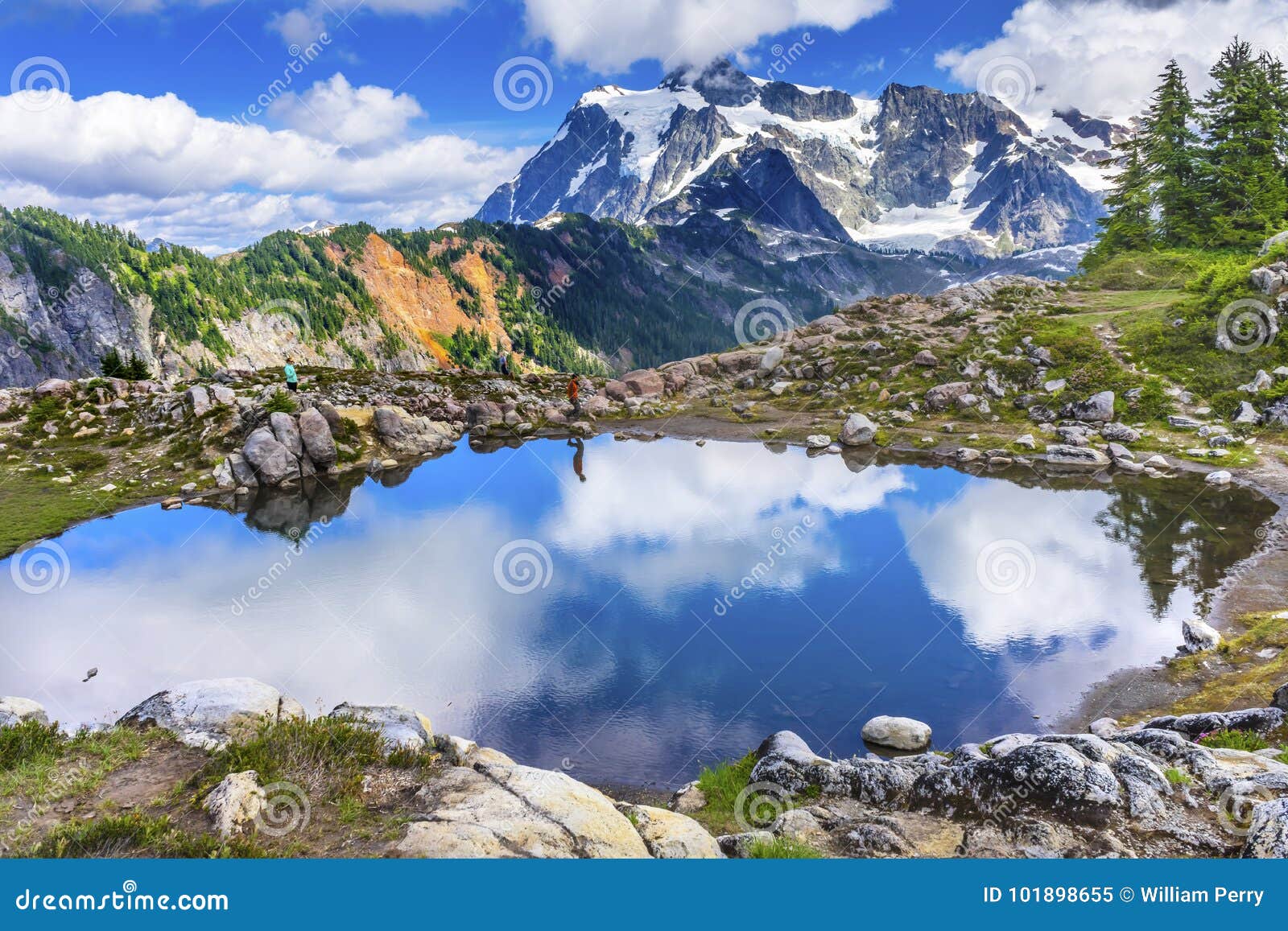 Hikers Mount Shuksan Pool Artist Point Washington State Editorial Image ... Hikers Mount Shuksan Pool Artist Point Washington State Editorial Image ...