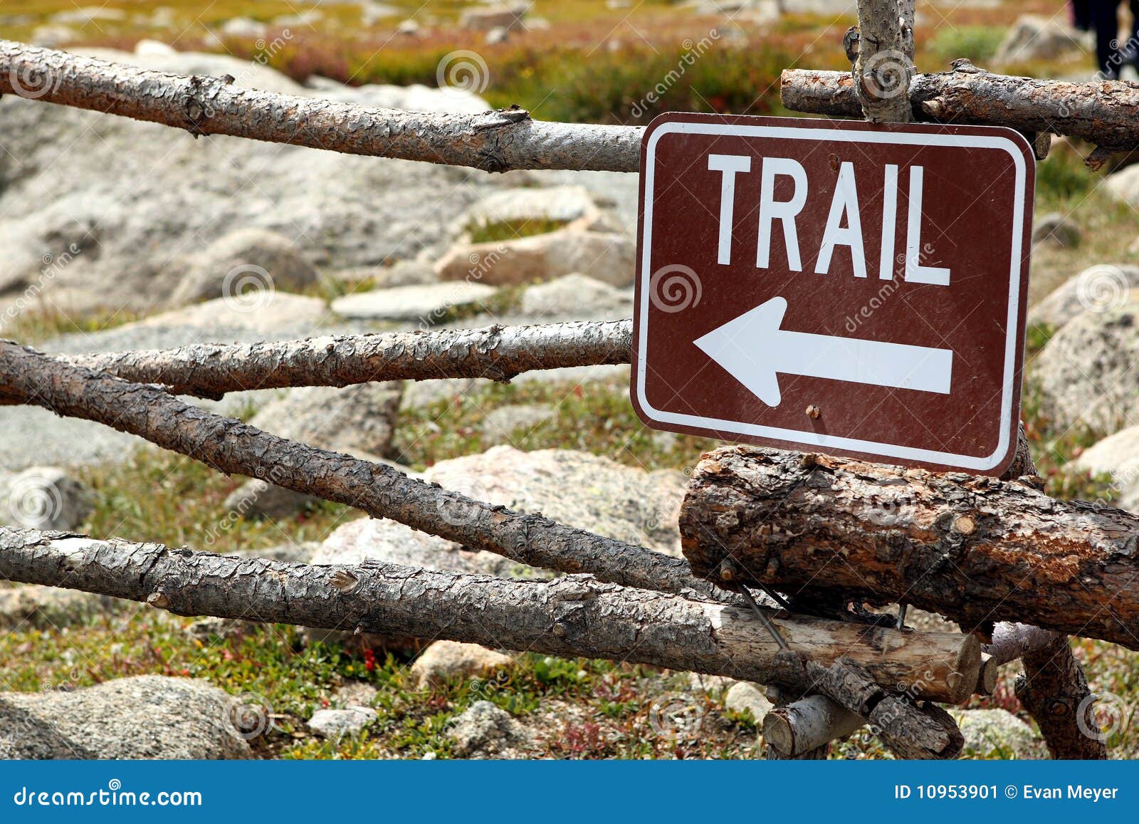 Hiking trail sign stock image. Image of arrow, direction - 10953901