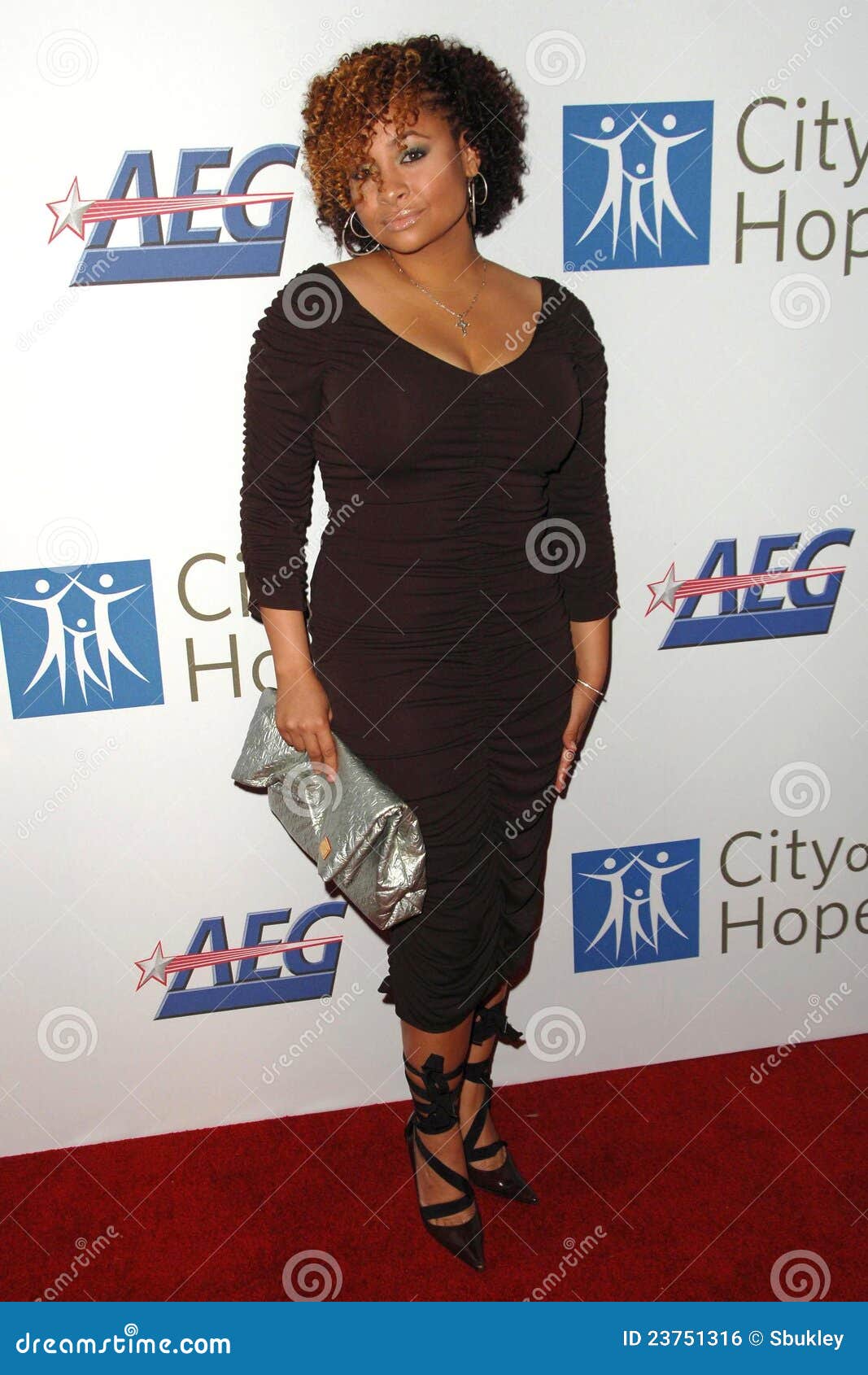 Hilary Duff, corvo foto editorial. Imagem de ocidental - 23751316