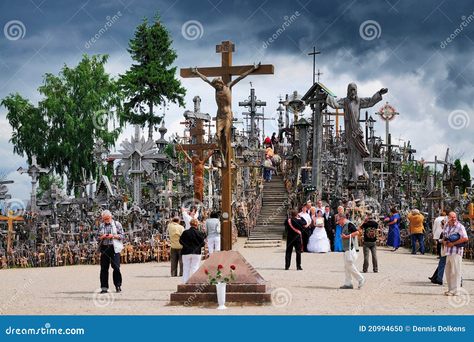 Hill of the Crosses, Lithuania Editorial Image - Image of kalnas ...