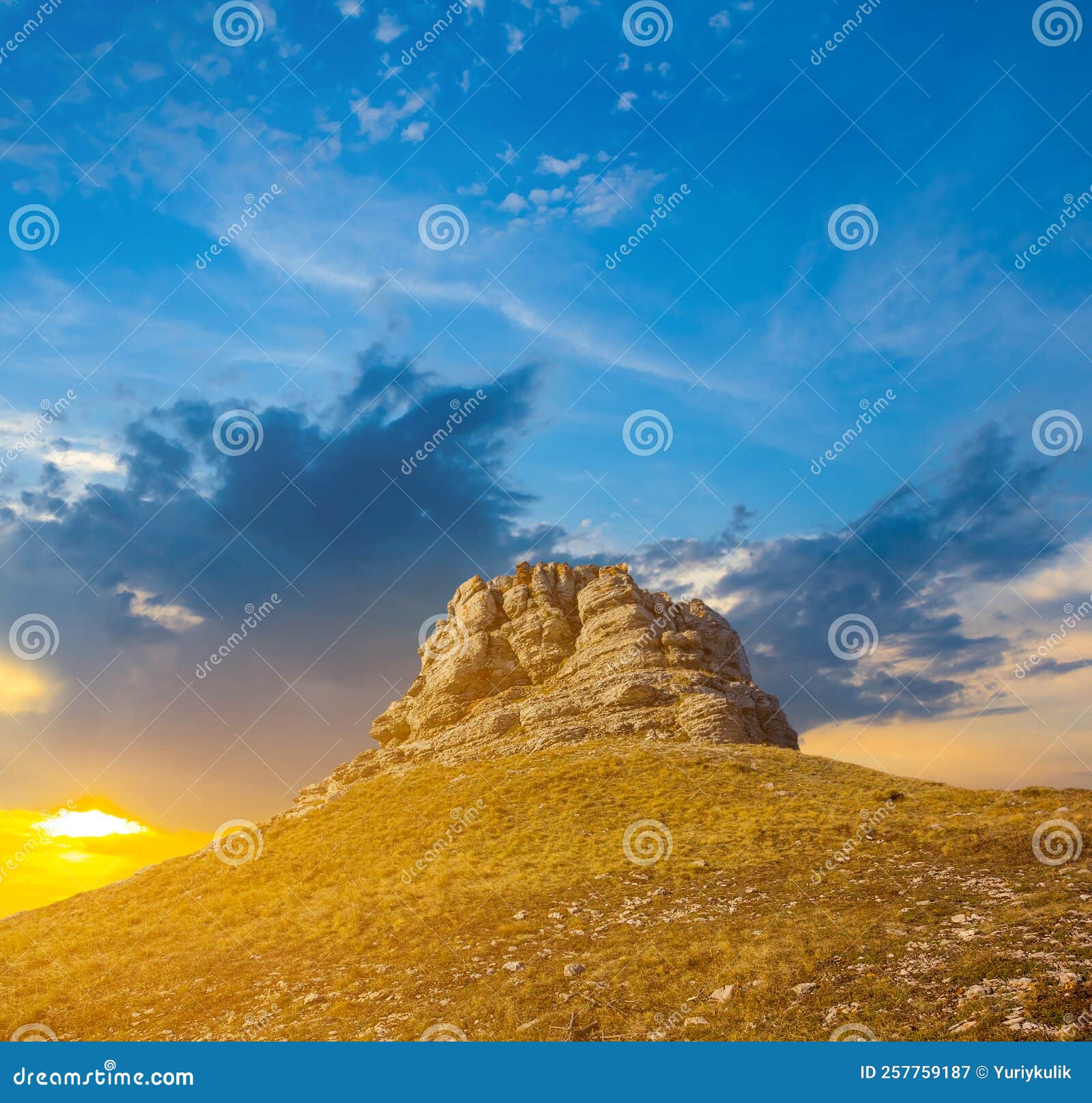 Hill Top at the Dramatic Sunset Stock Image - Image of grass, outdoor ...