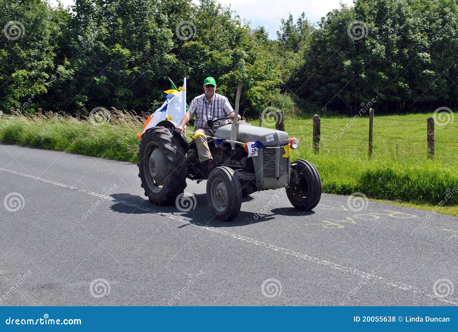 Hillbilly tractor run editorial stock photo. Image of editorial - 20055638