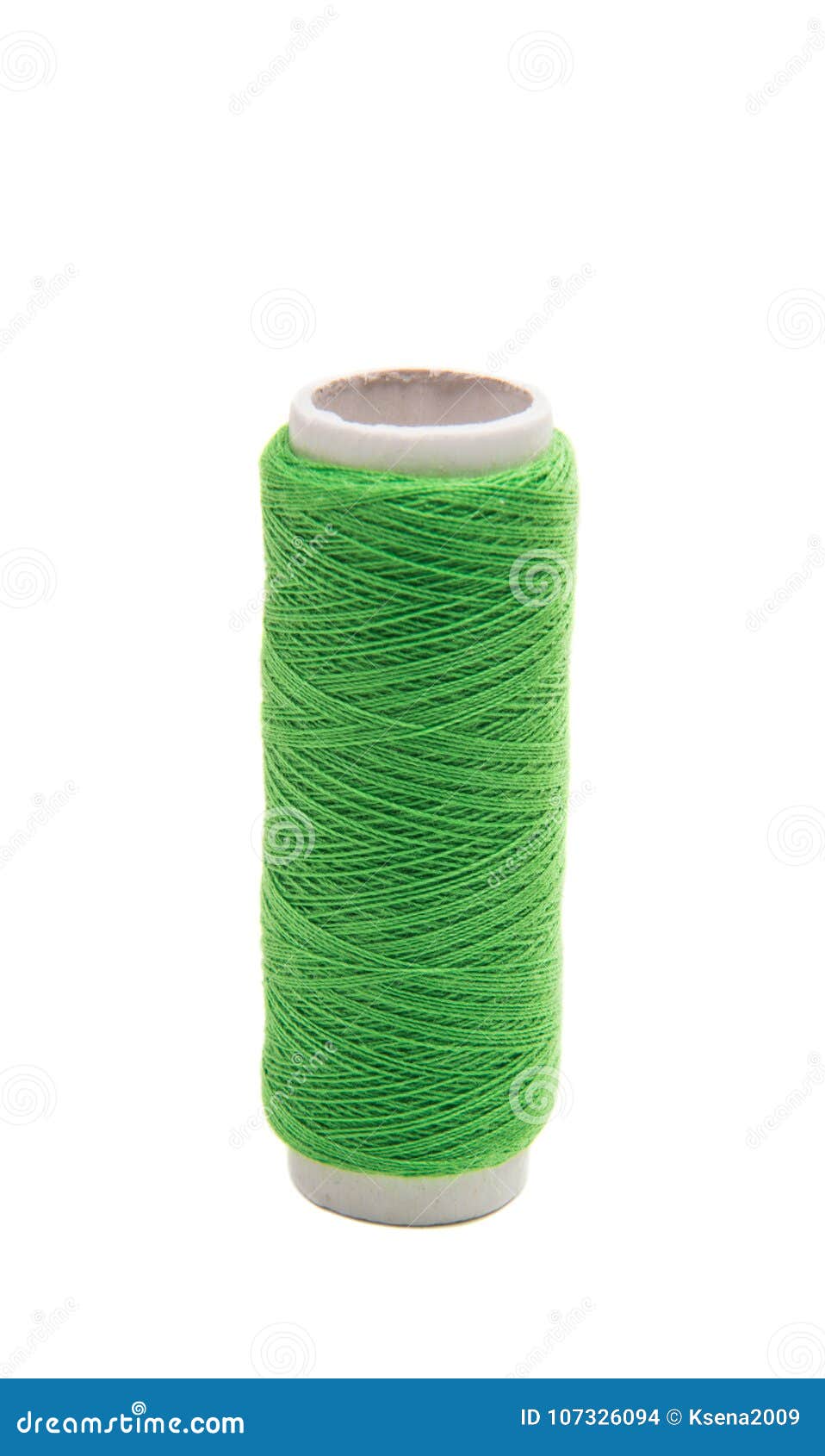 Hilo coloreado aislado foto de archivo. Imagen de color - 107326094