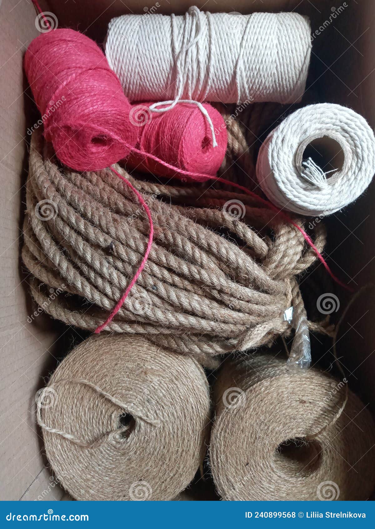 Hilo de yute foto de archivo. Imagen de ropa, tejer - 240899568