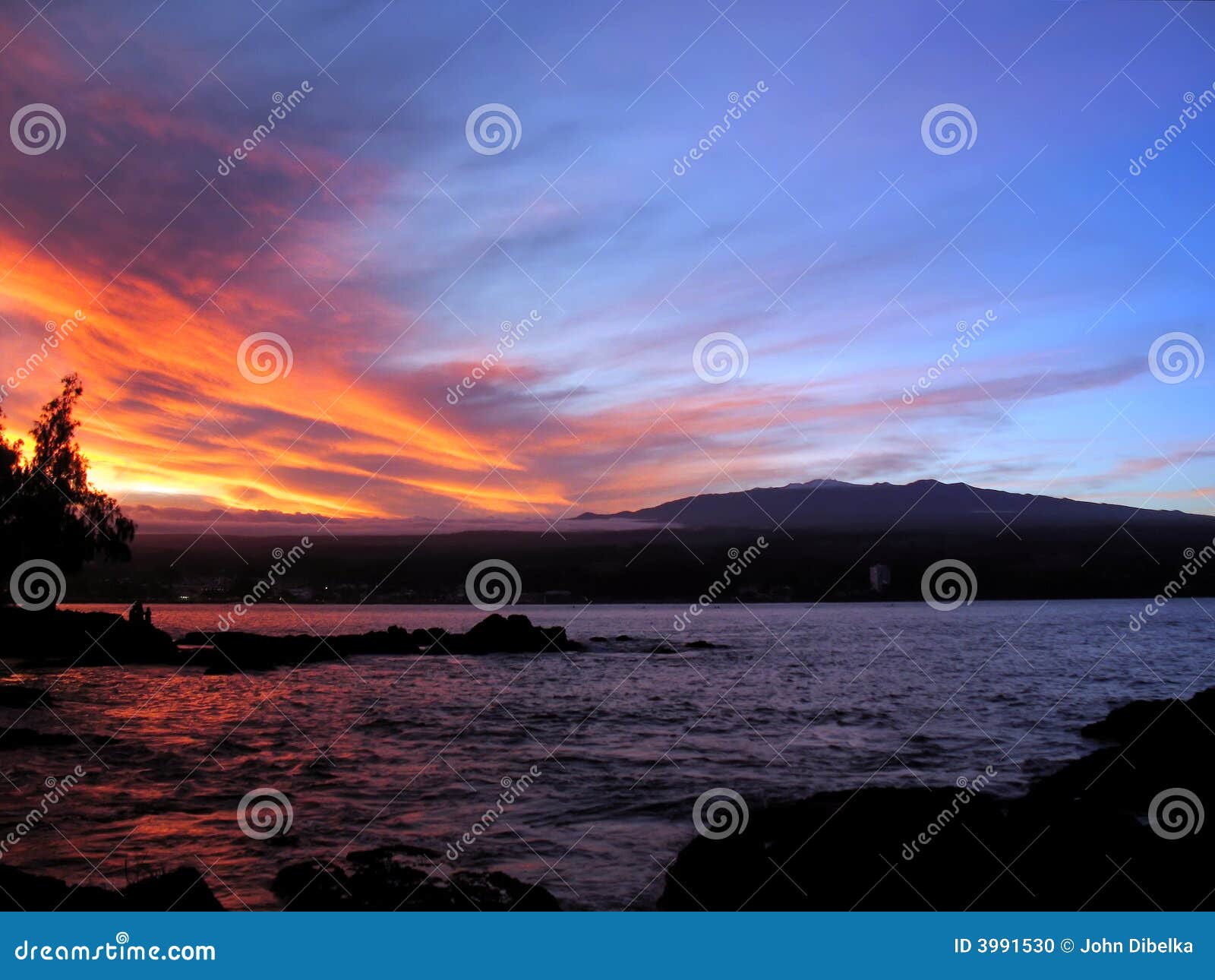 Hilo Mauna Kea Sunset stock photo. Image of town, silhouette - 3991530