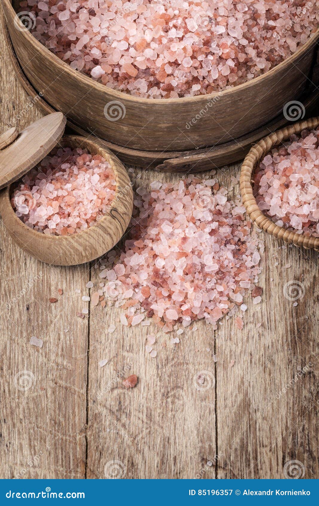 Himalayan Pink Salt on Wooden Stock Image - Image of condiment, bowl ...