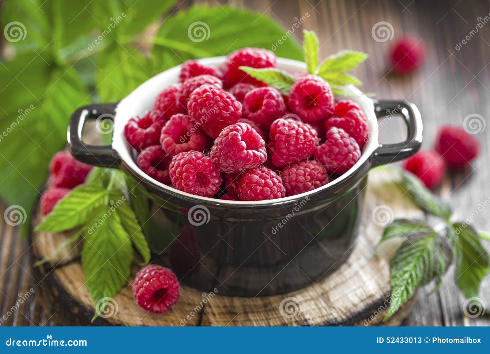 Himbeere stockbild. Bild von nahaufnahme, blatt, frisch - 52433013