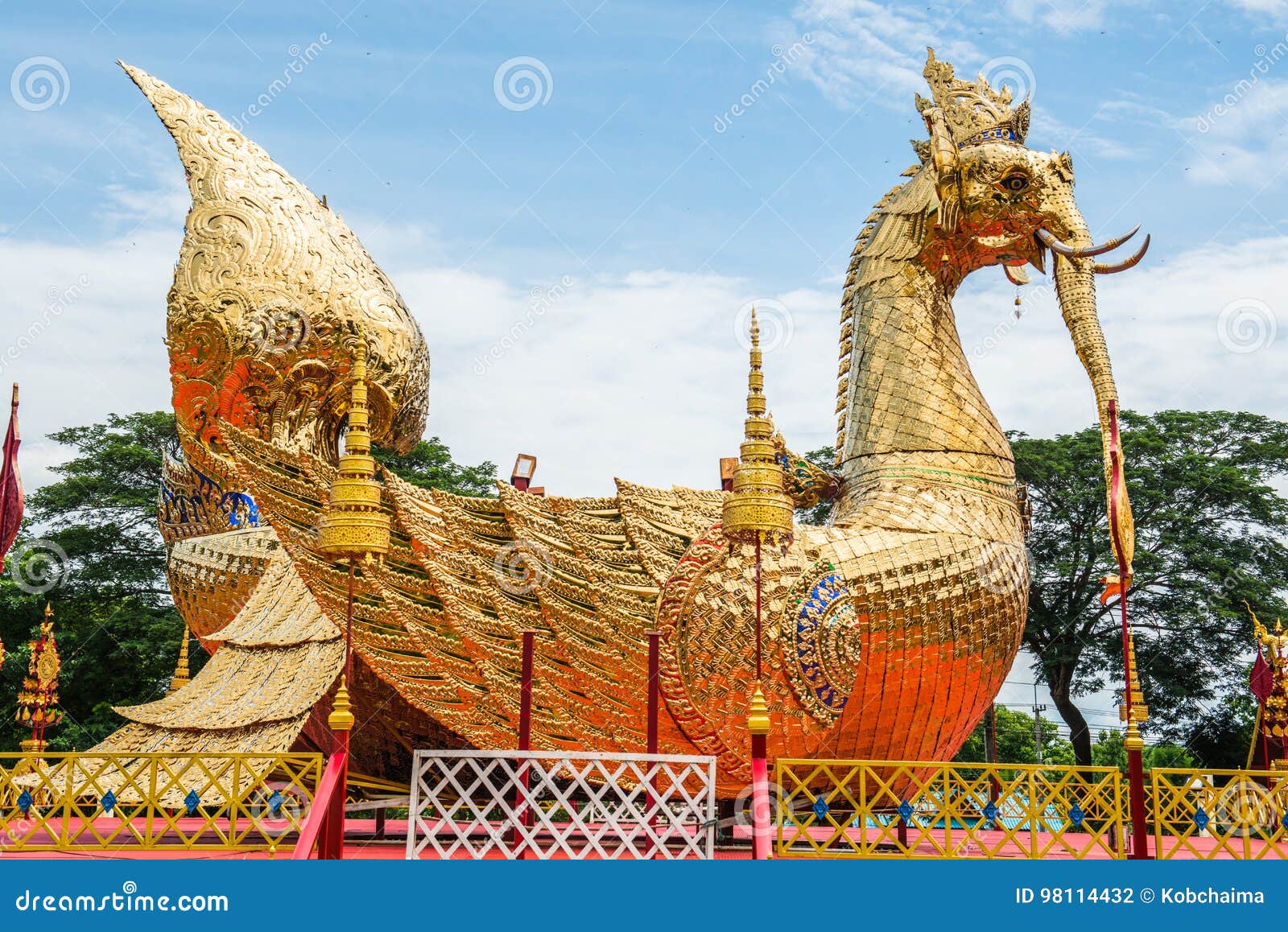 Himmapan Creature Statue at Phra that Suthon Mongkhon Khiri Temp Stock ...
