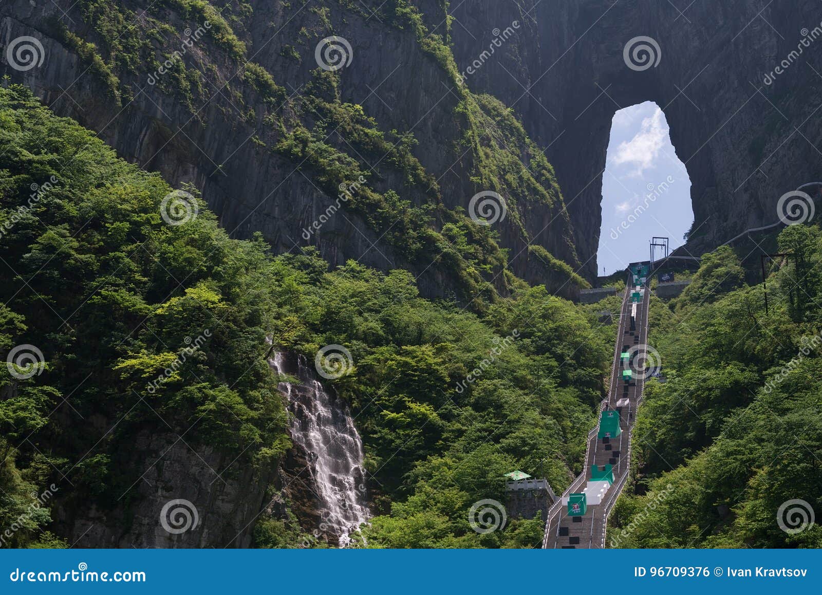 Himmel ` s Tor, China redaktionelles foto. Bild von exotisch - 96709376