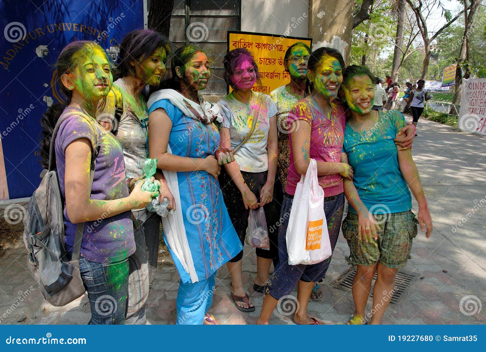 Hindu Festival of Colours editorial image. Image of gathering - 19227680