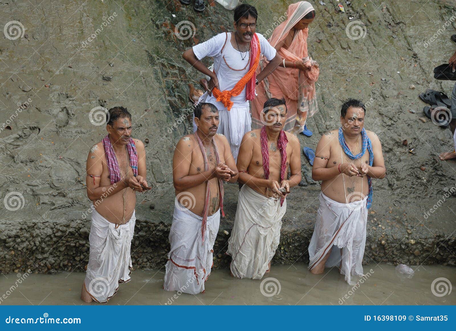 Hindu Tarpan rituals editorial stock image. Image of holy - 16398109