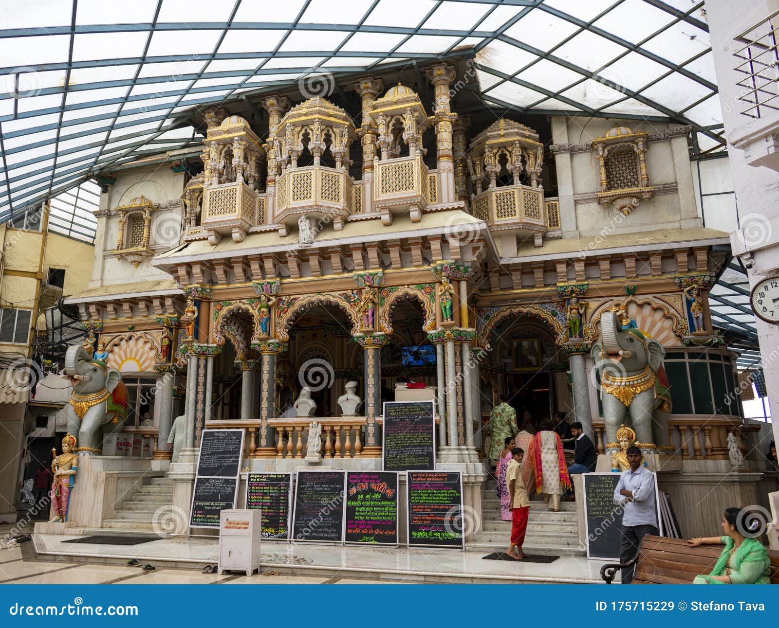 The Hindu Temple of Walkeshwar Editorial Stock Image - Image of history ...