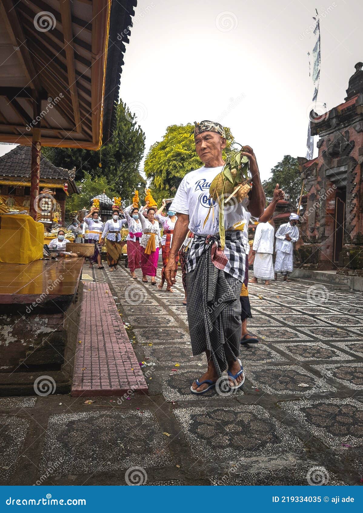 The Hindus are Doing Their Rituals Editorial Image - Image of traditon ...