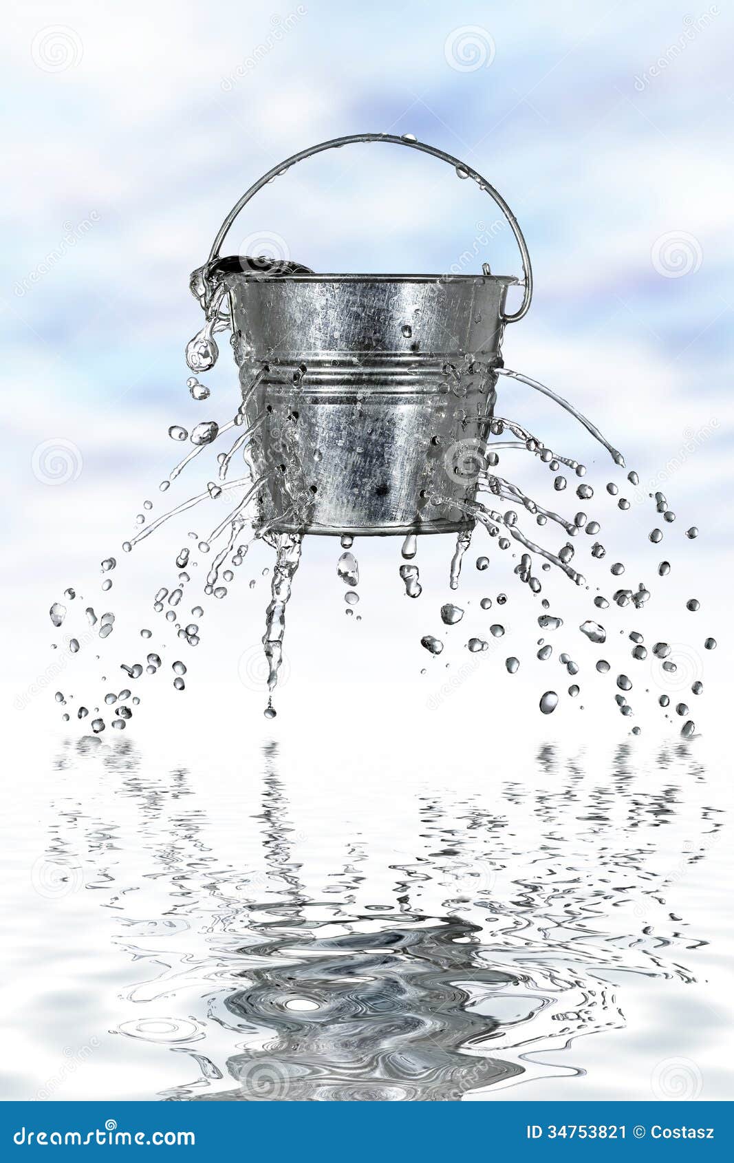 Hink med hål fotografering för bildbyråer. Bild av hjälp - 34753821