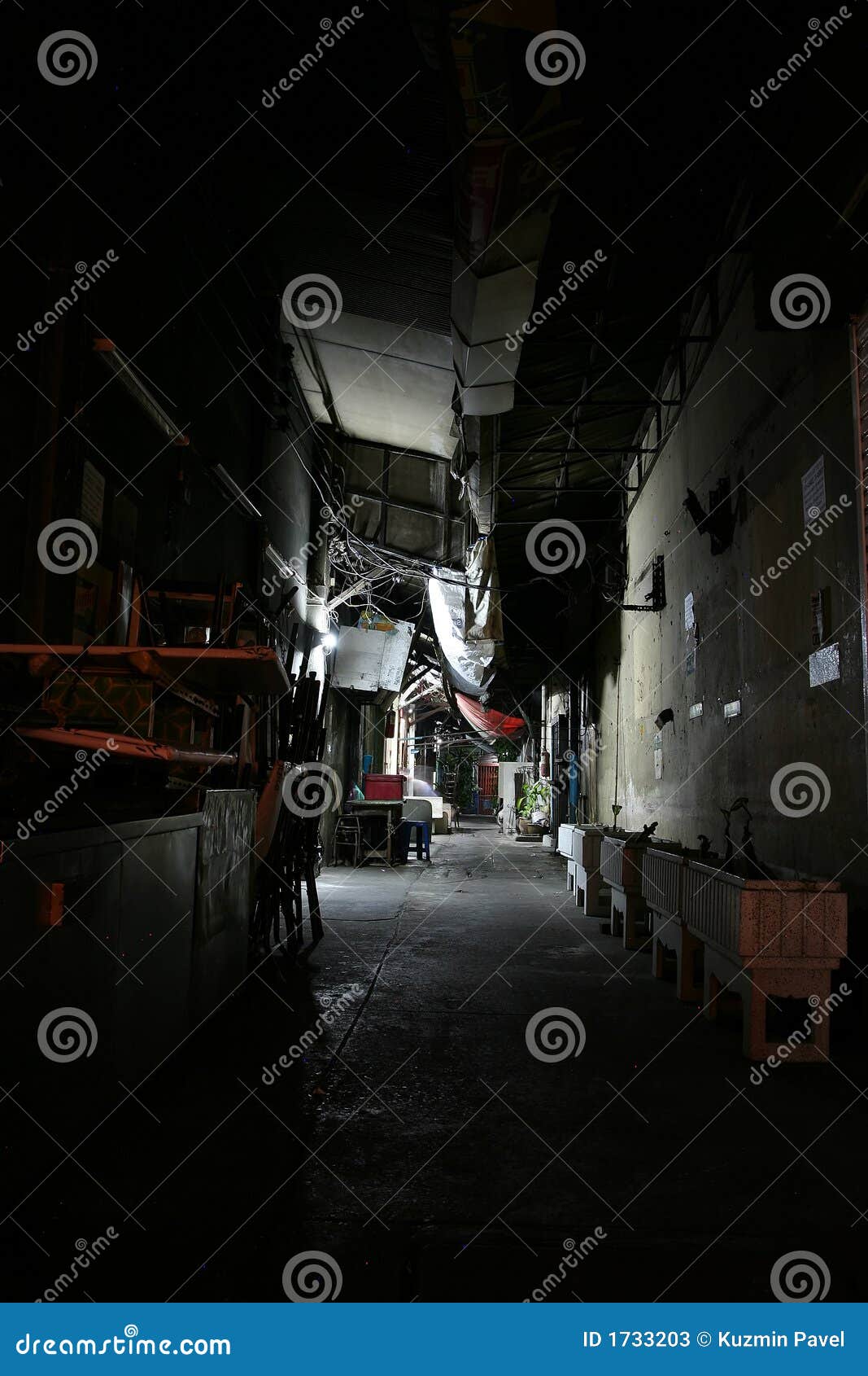 Hinterhof Von Bangkok Nachts Stockbild - Bild von asien, bangkok: 1733203