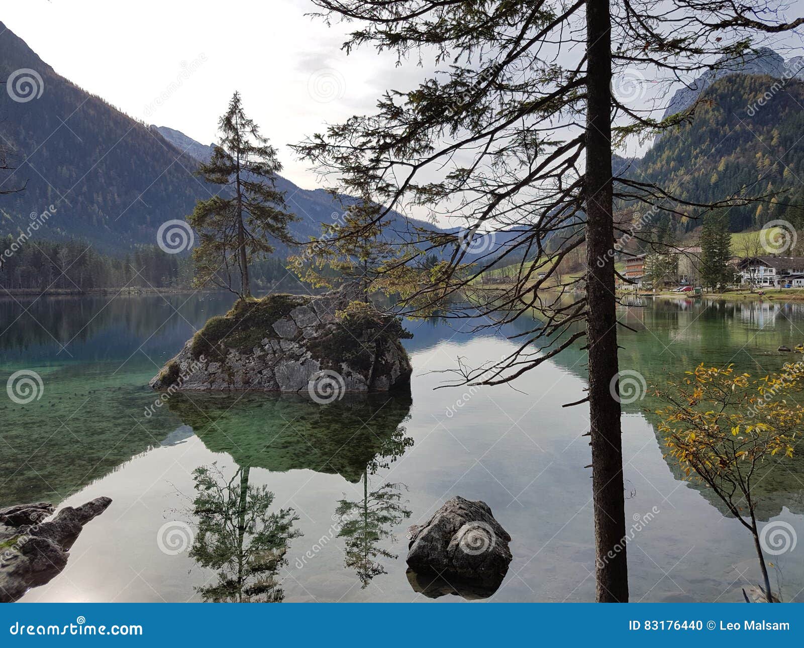 Hintersee Ramsau, Tyskland arkivfoto. Bild av gryning - 83176440