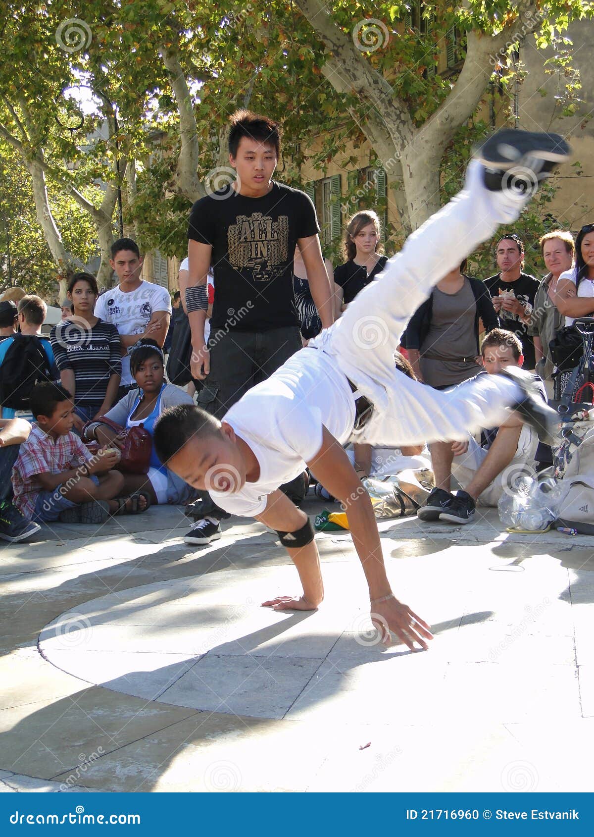 Hip-Hop Breakdancers Compete in Pairs, Editorial Image - Image of break ...