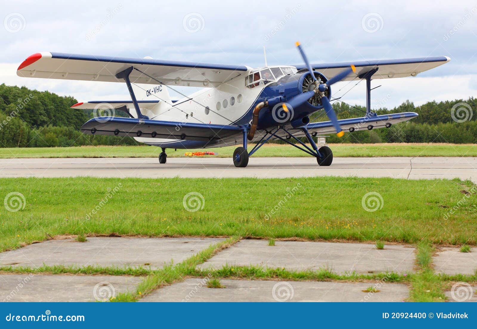 Historic biplane. editorial image. Image of plane, flight - 20924400