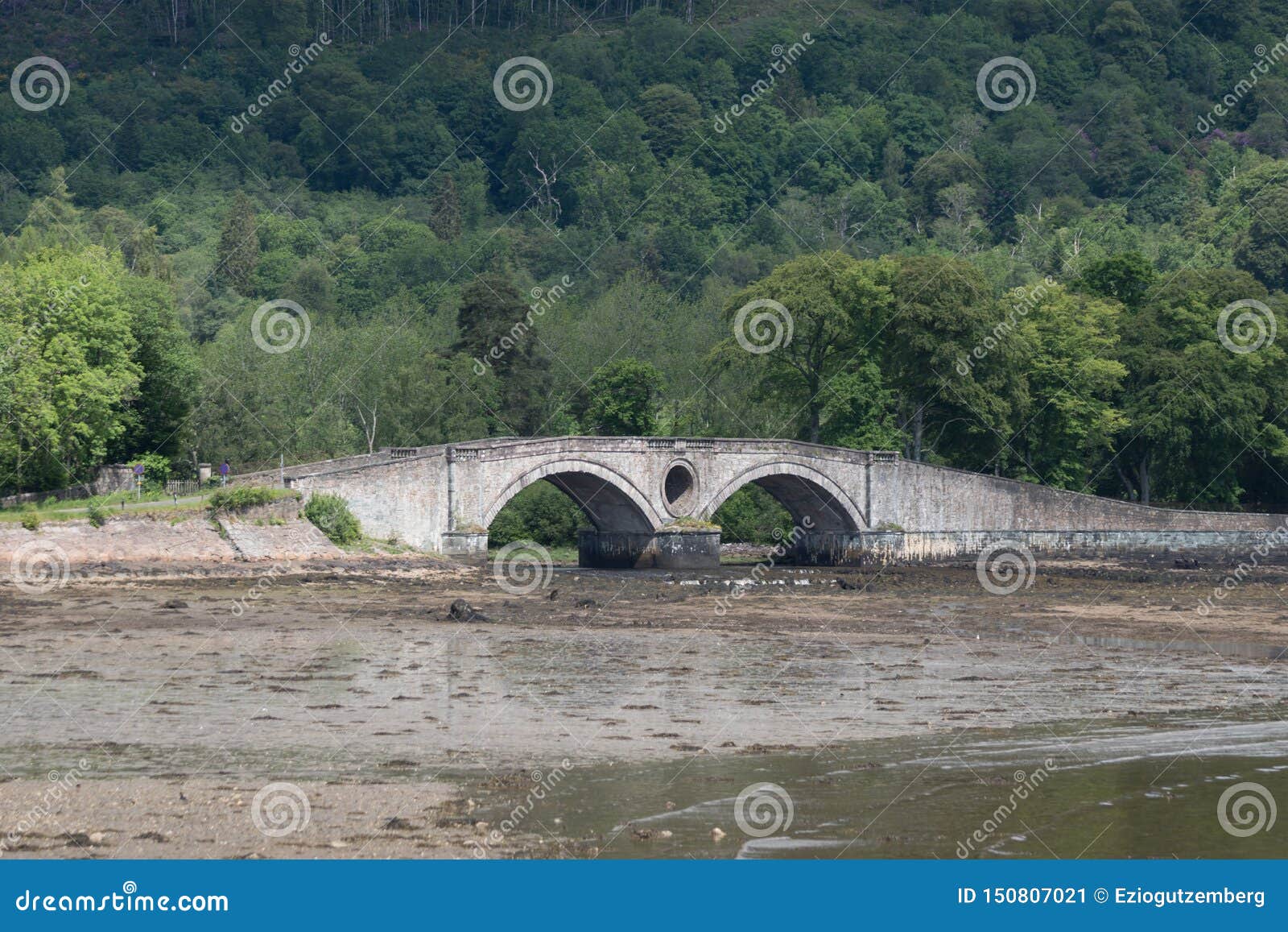 The Historic Bridge in Inveraray, Scotland Stock Image - Image of ...