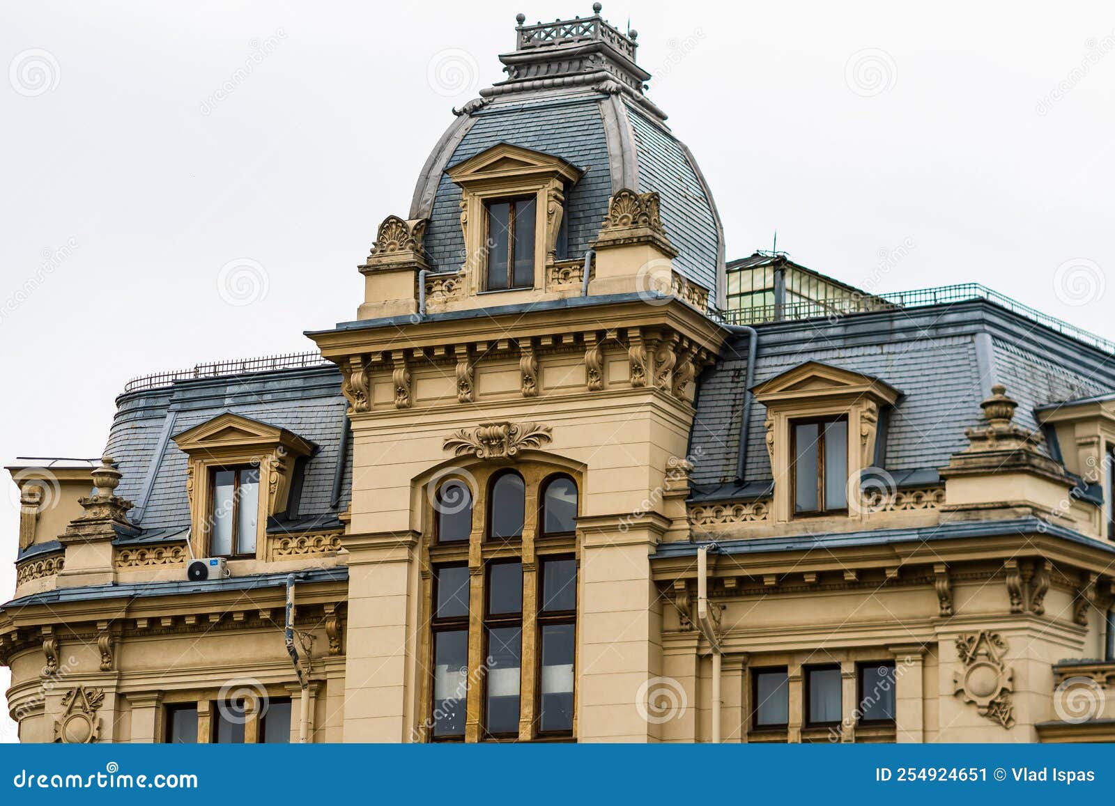 Historic Building Architecture in Bucharest, Romania, 2022 Editorial ...