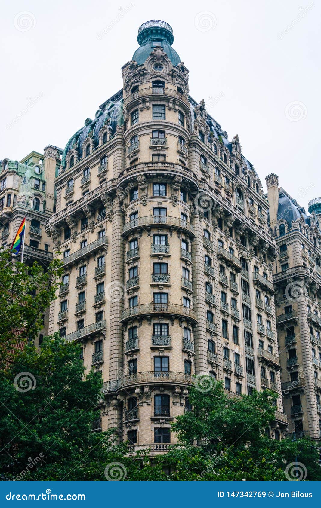 A Historic Building at 73rd and Broadway, in the Upper East Side of ... A Historic Building at 73rd and Broadway, in the Upper East Side of ...