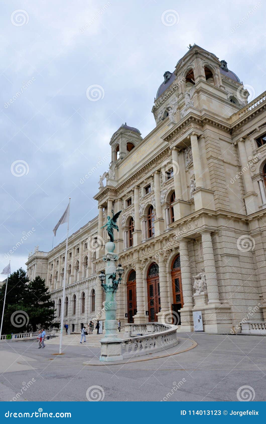 Historic Building in Vienna Editorial Stock Photo - Image of sculpture ...