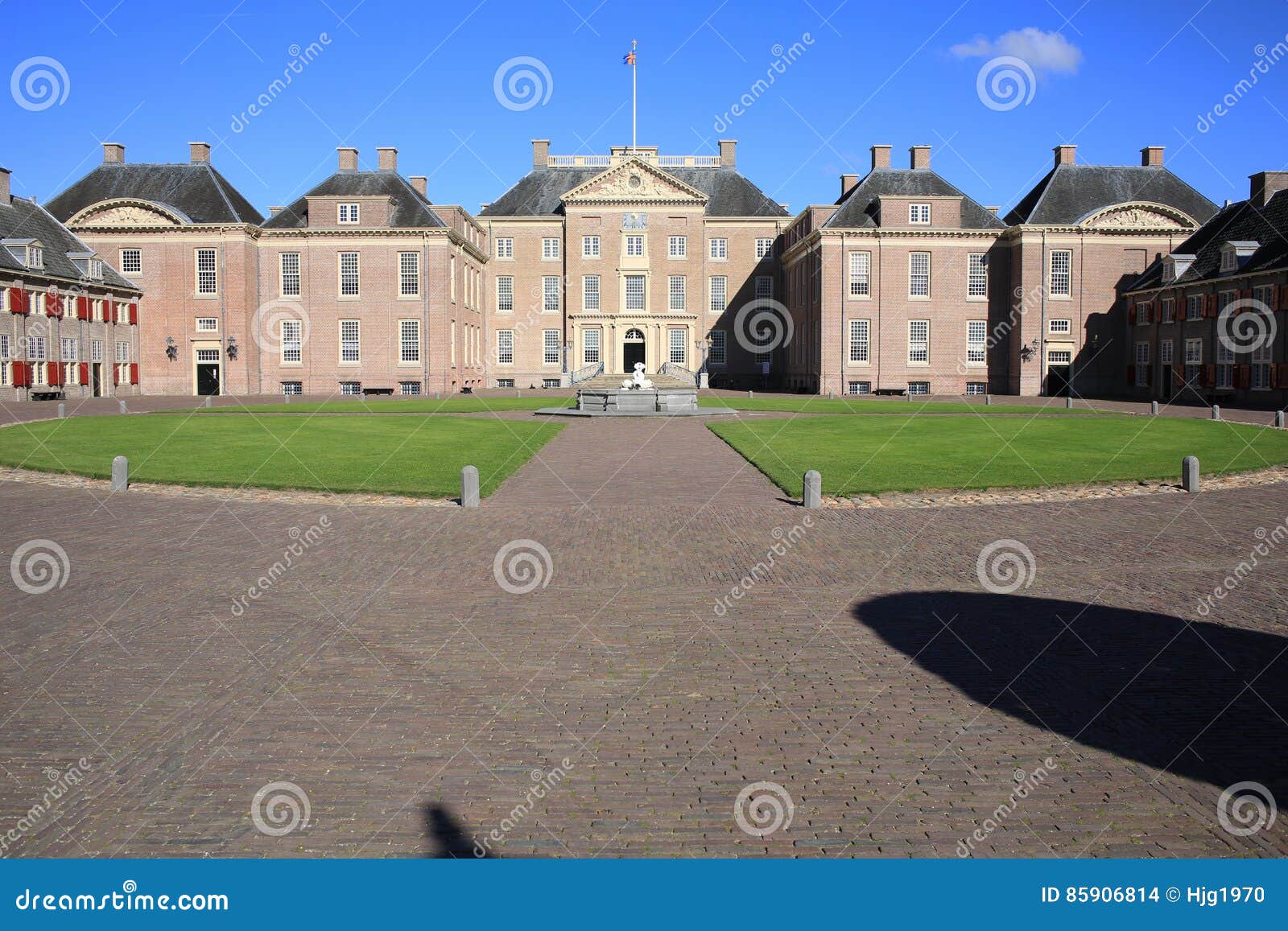 The Historic Castle Het Loo, the Netherlands Stock Photo - Image of ...