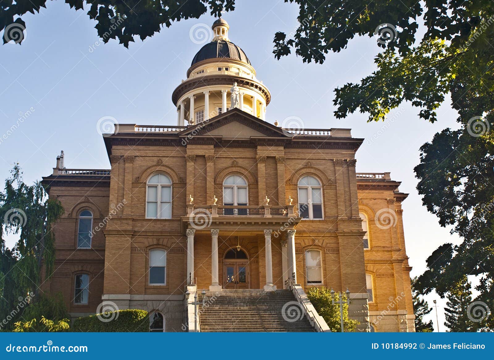 Historic Courthouse stock photo. Image of historic, dome - 10184992