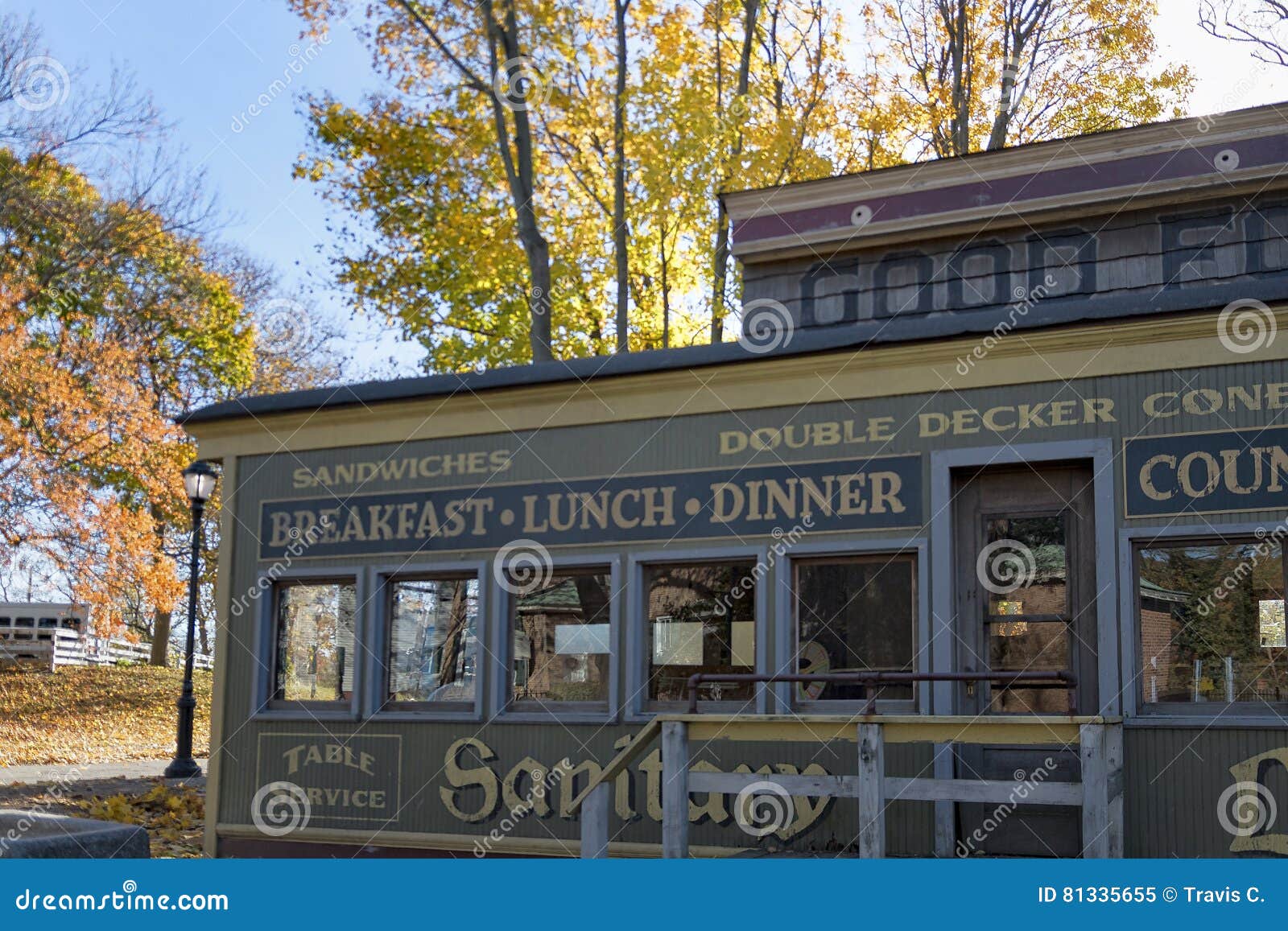Historic Diner editorial image. Image of autumn, diner - 81335655