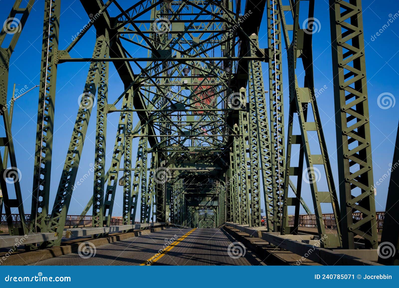 The Historic Hawthorne Bridge Which Crosses Over the Willamette River ...