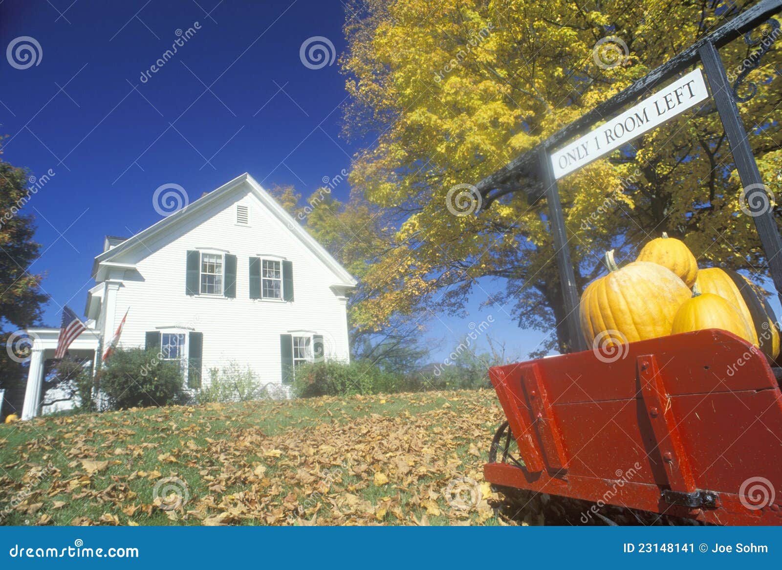 Historic Inn in New England in Fall Stock Image - Image of inns ...