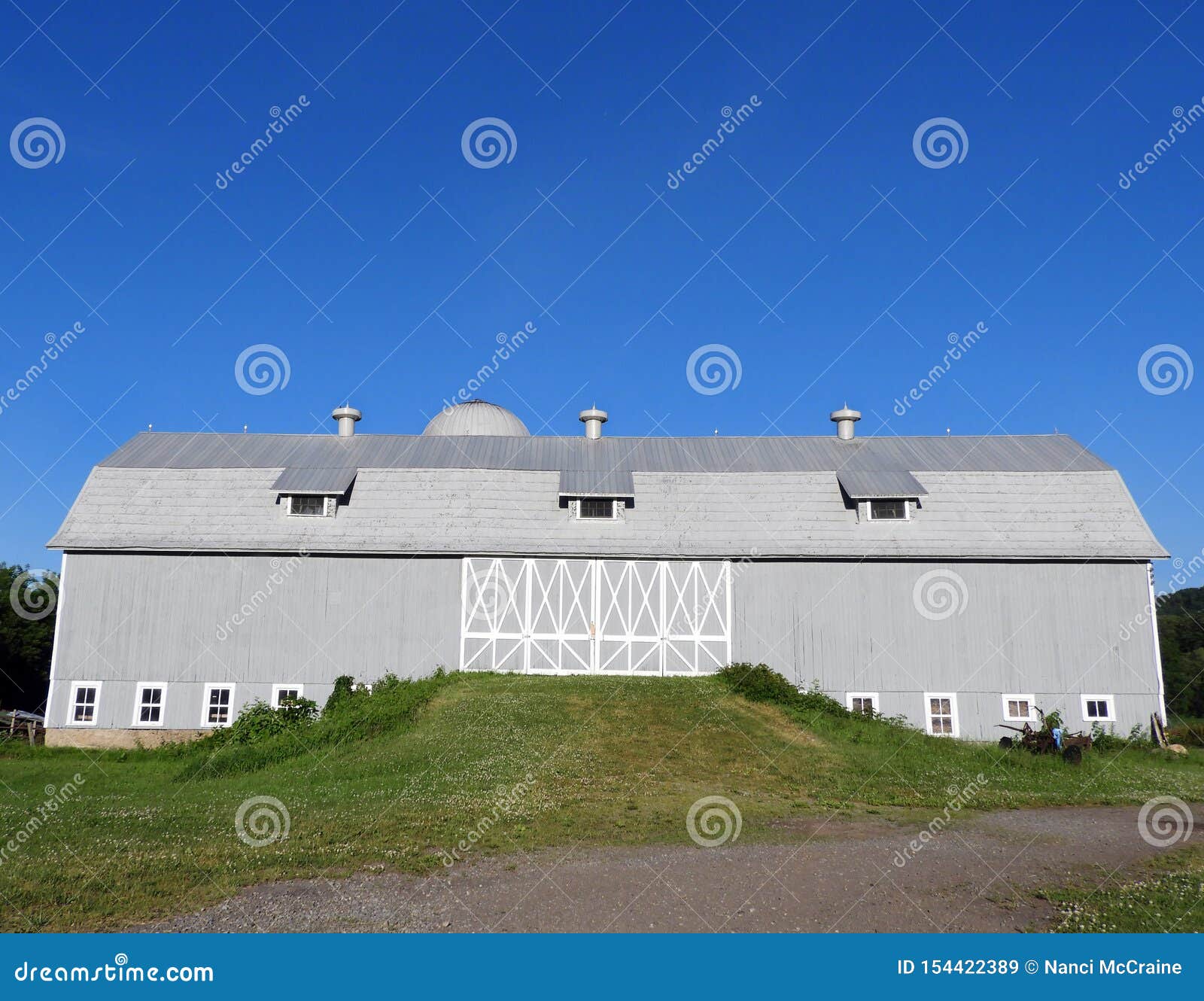 Historic Large Grey Barn in Central New York Stock Image - Image of ...
