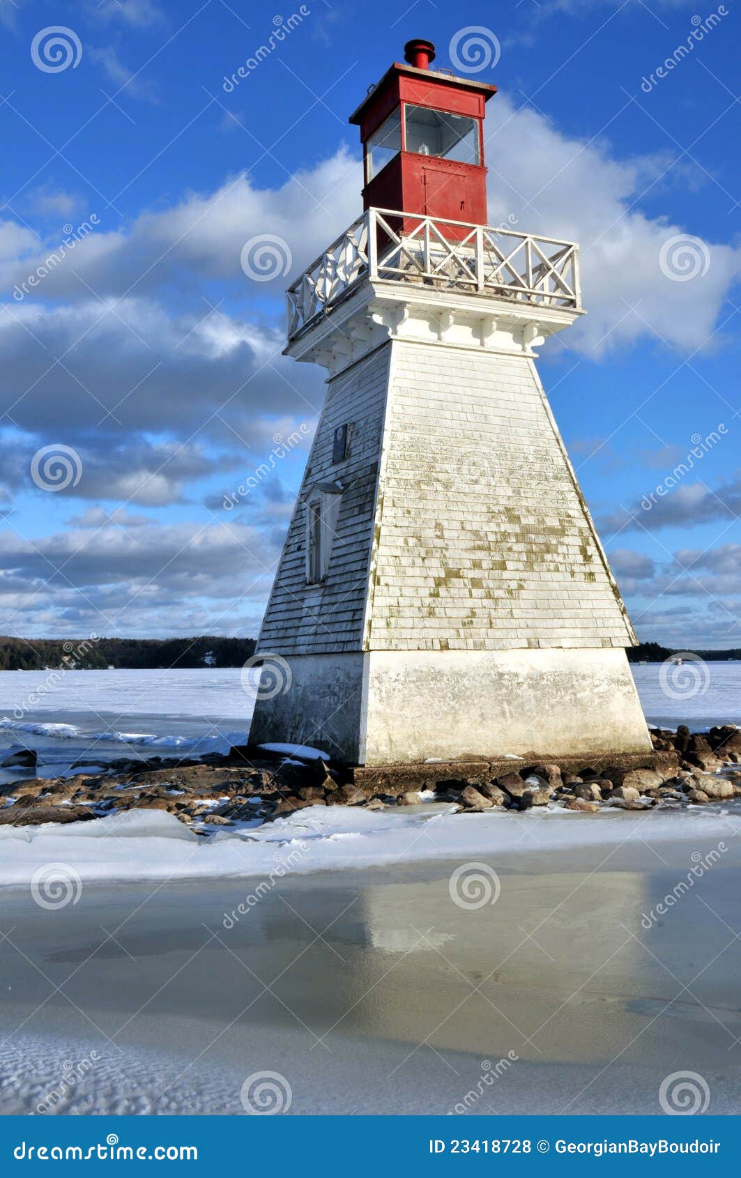 Historic Lighthouse stock photo. Image of harbour, pacific - 23418728