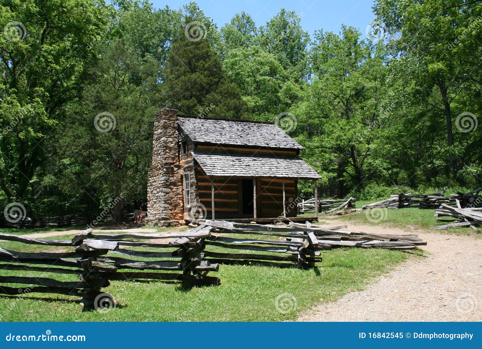 Historic Log Cabin stock image. Image of nature, porch - 16842545
