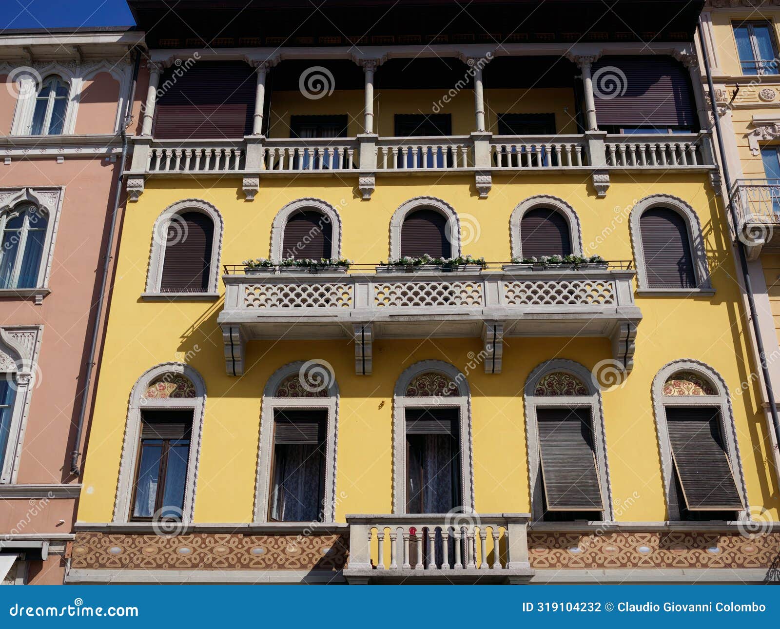 Historic Palace of Como, Italy Stock Photo - Image of italy, exterior ...