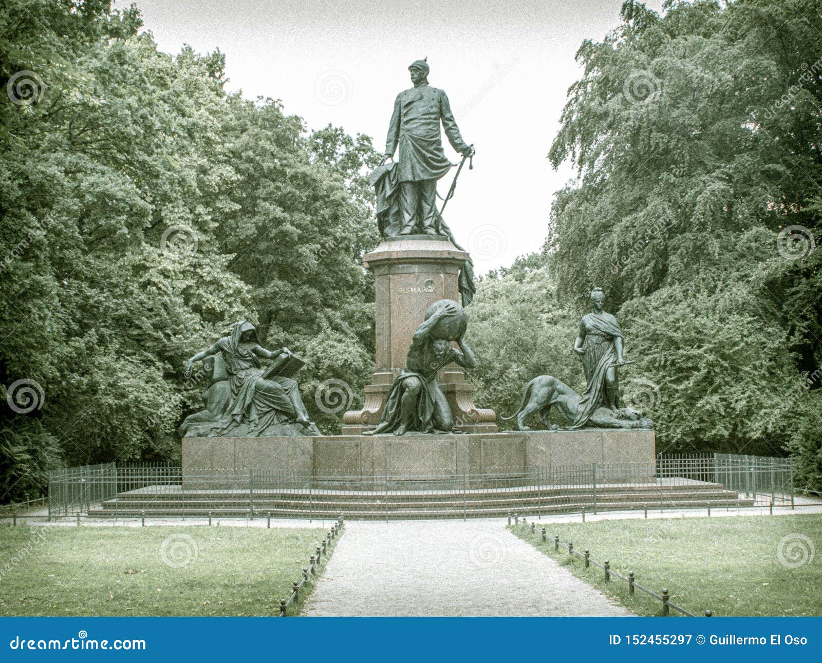 Historic Statue In Sunset At Terrace Of Infinity, Villa Cimbrone, In ...