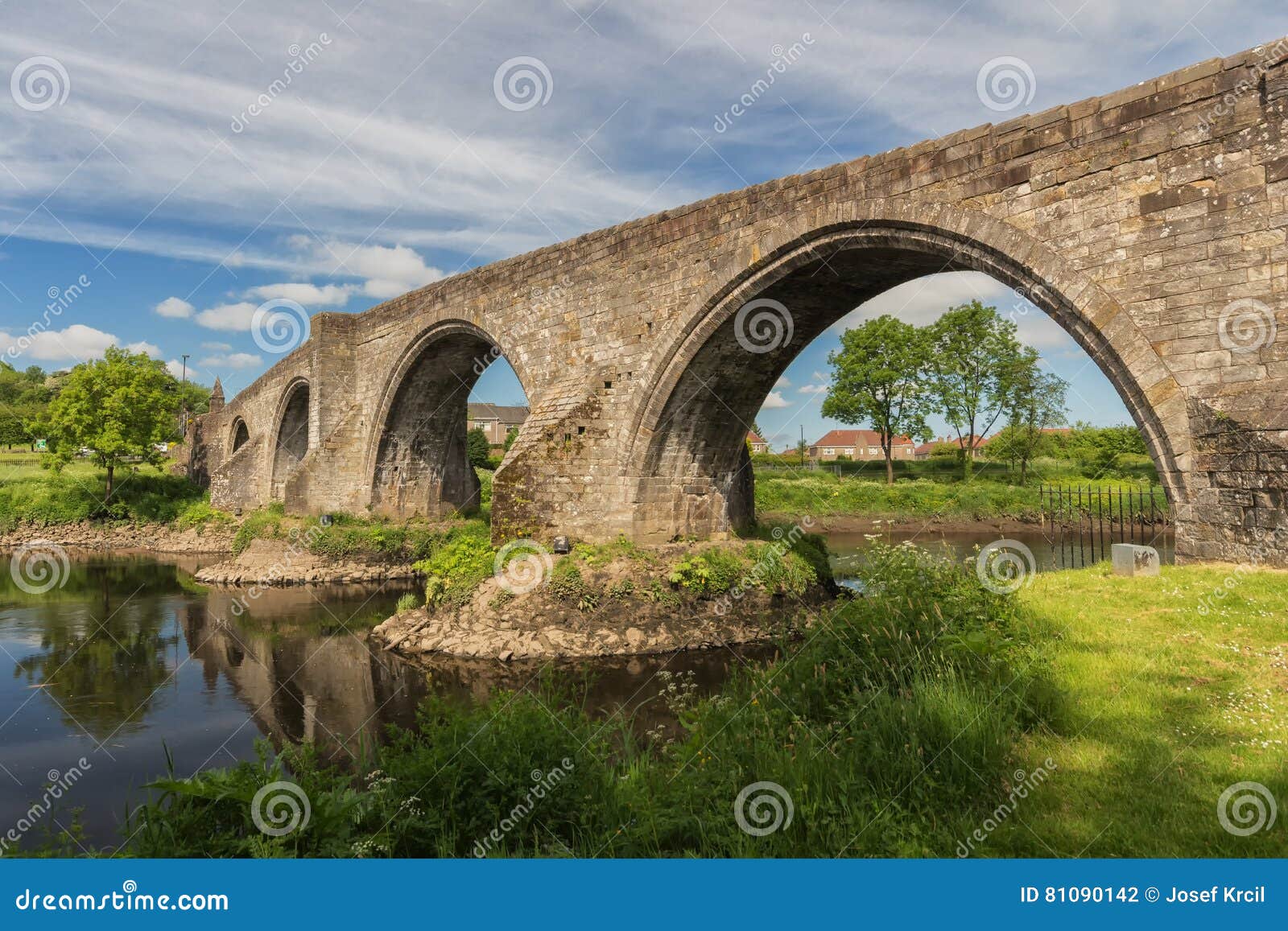 The Historic Stone Bridge in Stirling Over the River Forth Stock Photo ...