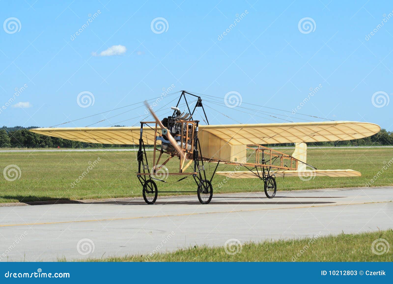 Historical Aircraft Bleriot XI Stock Image - Image of bleriot, classic ...