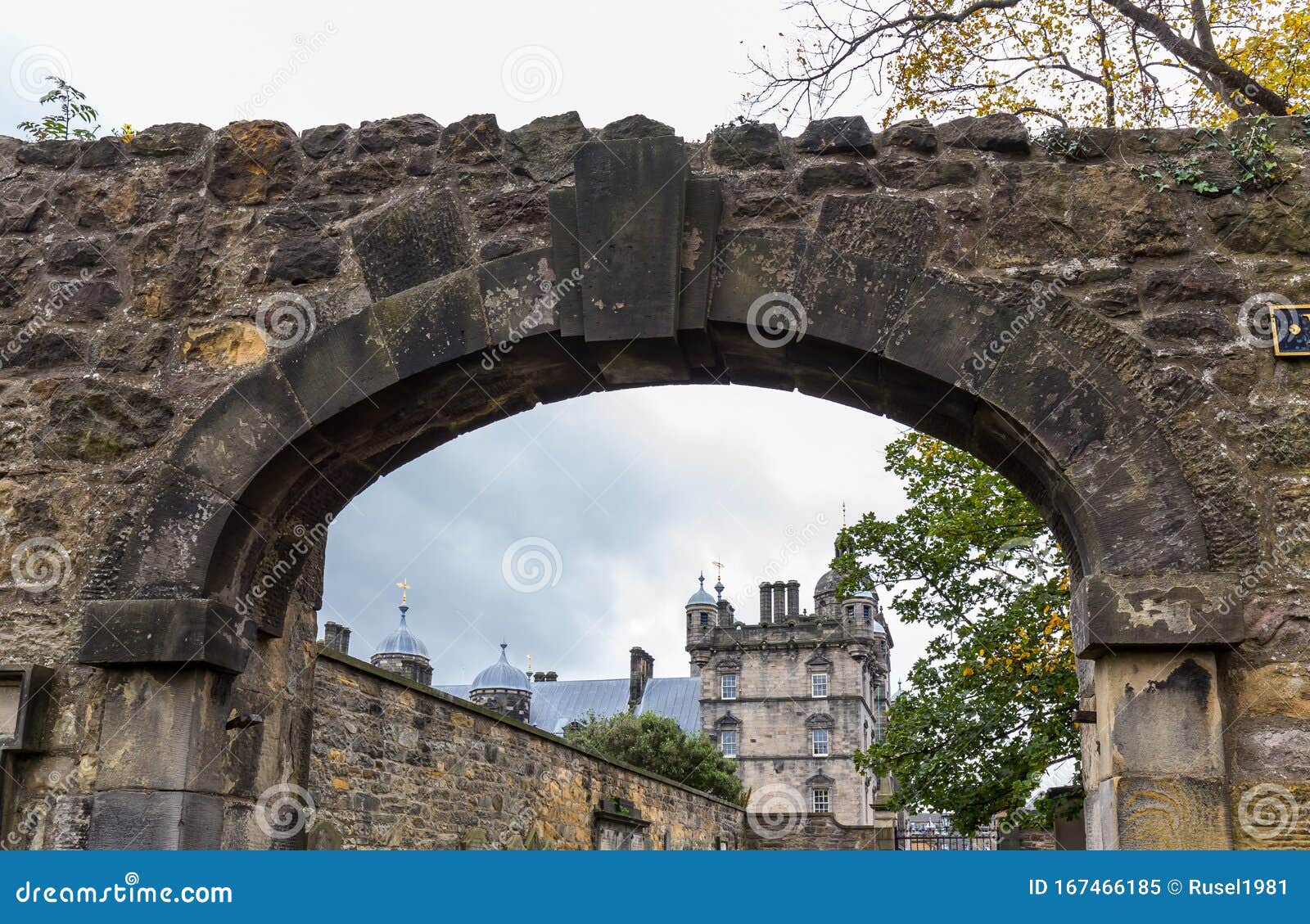 Historical arch Edinburgh editorial image. Image of mountain - 167466185