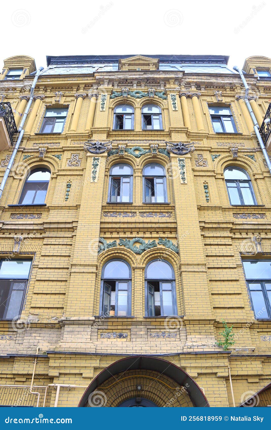 Historical Building in Podol District in Kyiv, Ukraine Editorial Stock ...