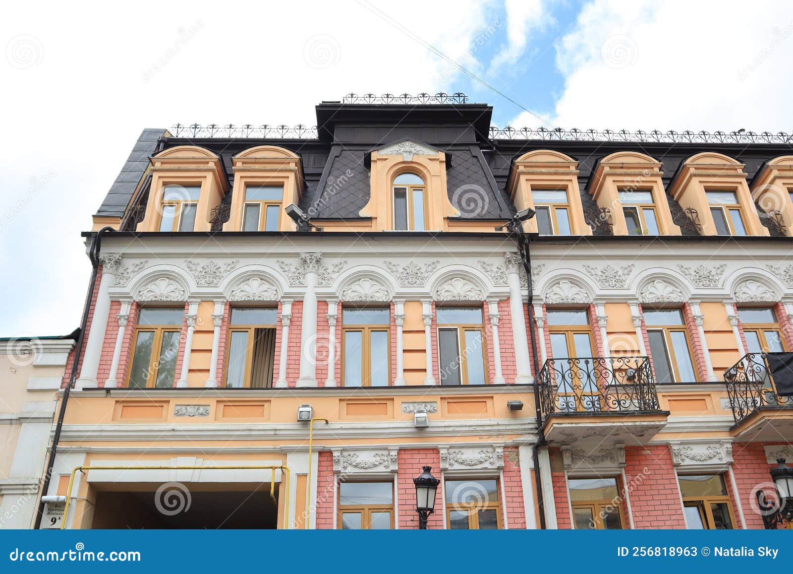 Historical Building in Podol District in Kyiv, Ukraine Editorial Stock ...