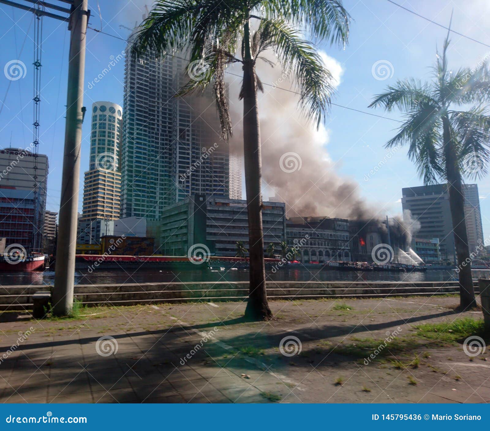 Historical Building Under Fire Editorial Photo - Image of buildings ...
