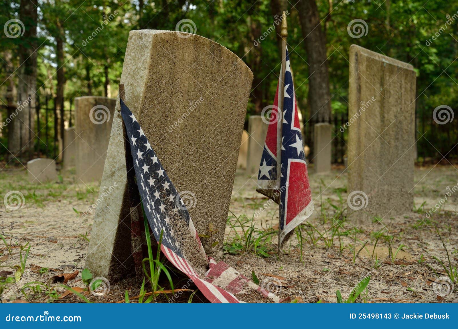 Historical Confederate Cemetery Stock Image - Image of markers, states ...