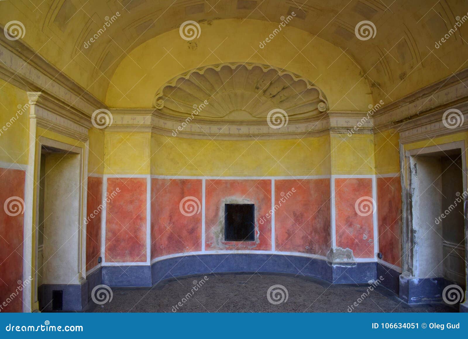 Historical empty room stock image. Image of europe, doorway - 106634051